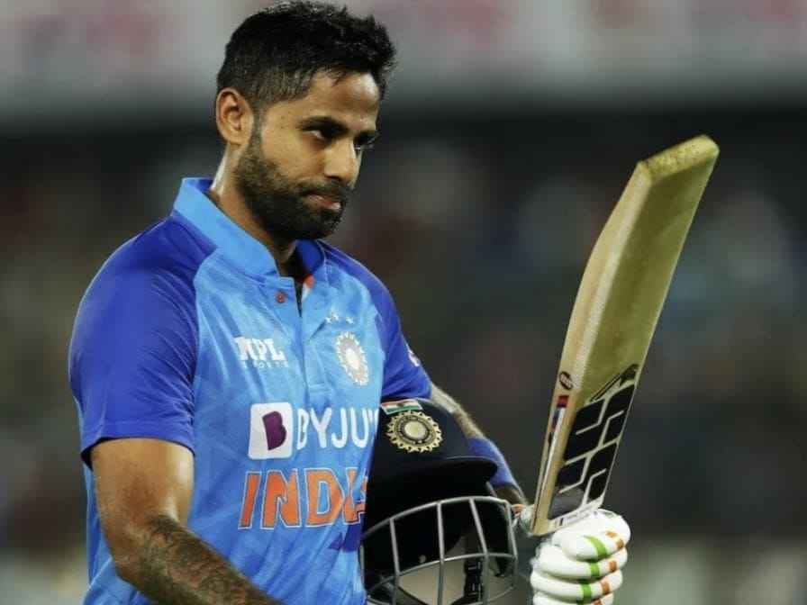 सूर्यकुमार यादव (क्रिकेटर) का जीवन परिचय | Suryakumar Yadav Biography ...