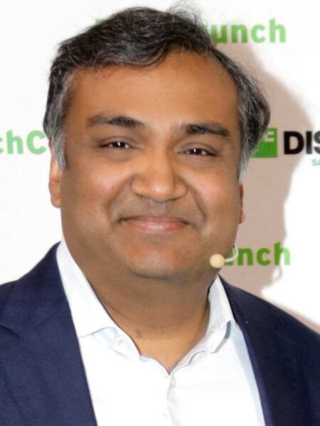 नील मोहन का जीवन परिचय | Neel Mohan Biography In Hindi » Biography Wallah