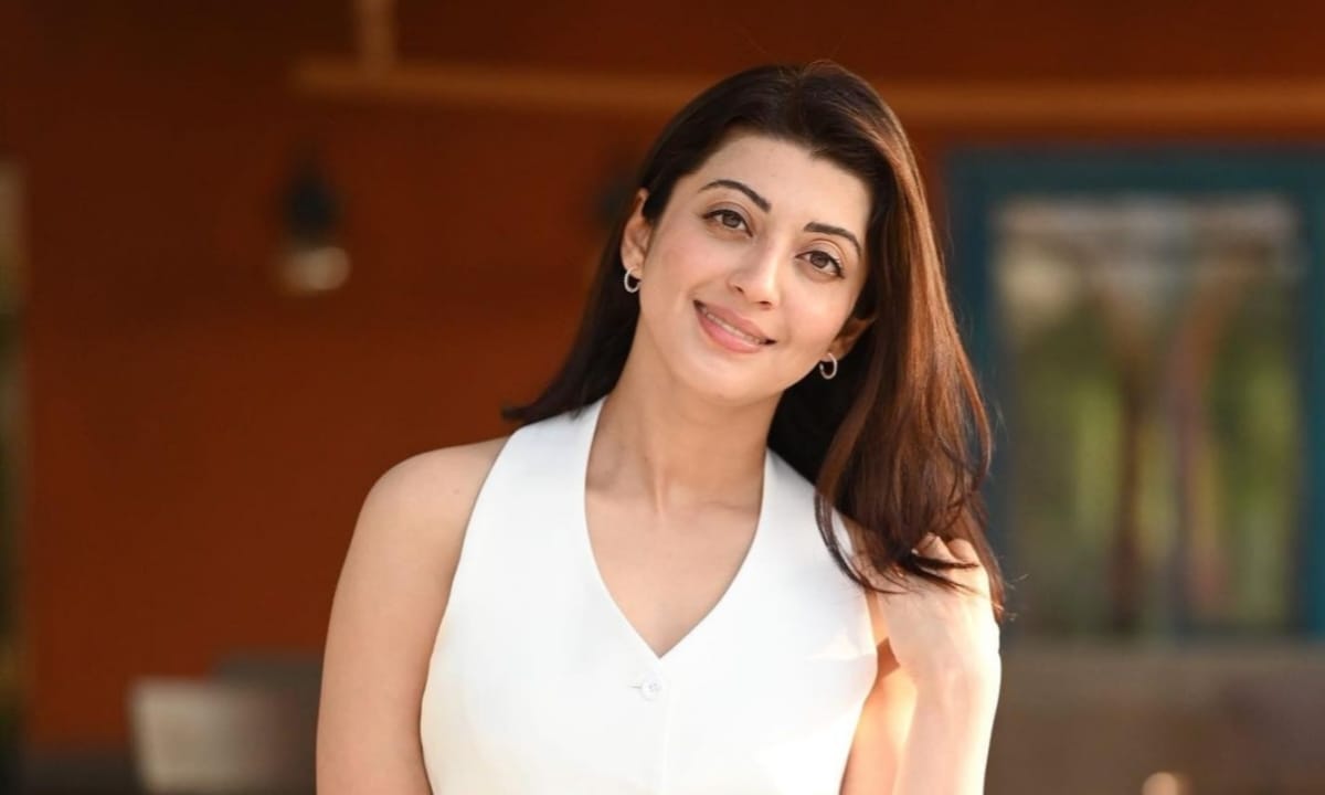 Pranitha Subhash Age, Net Worth, Height, Bf, Husband, Biography ...