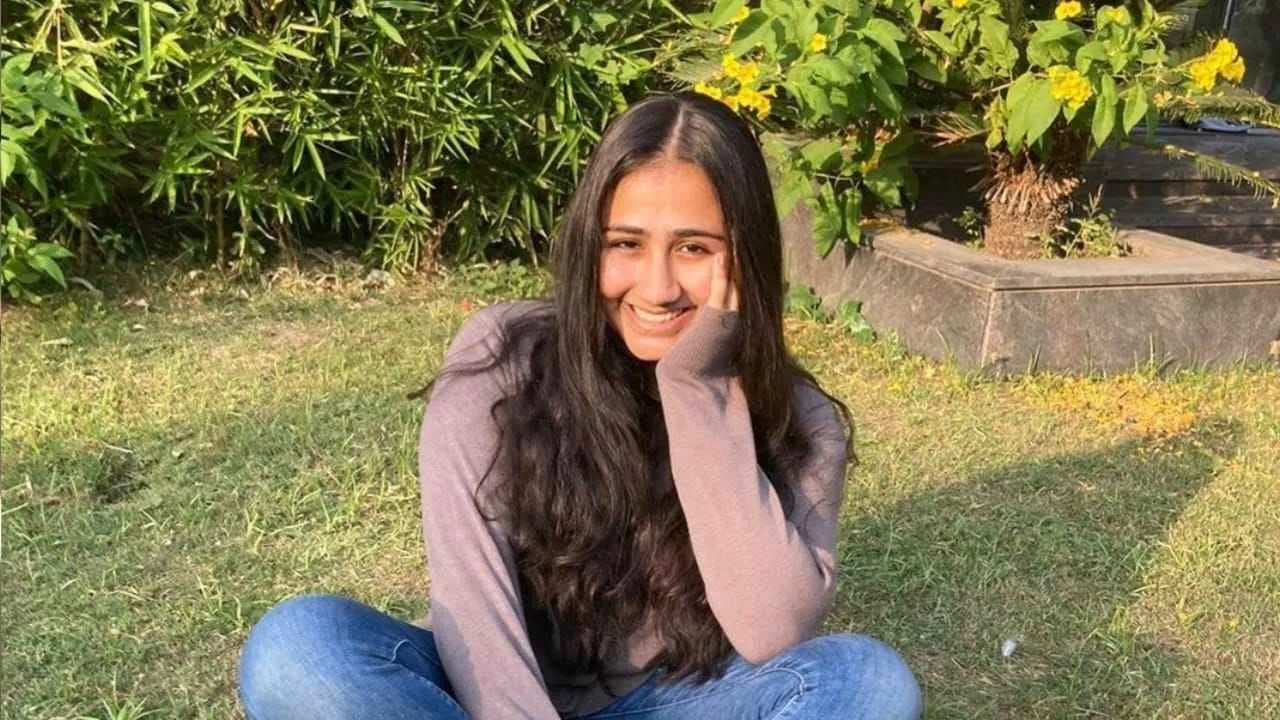 Adya Mishra Biography, Age, Height, Weight, Husband, Indian Idol 14 ...