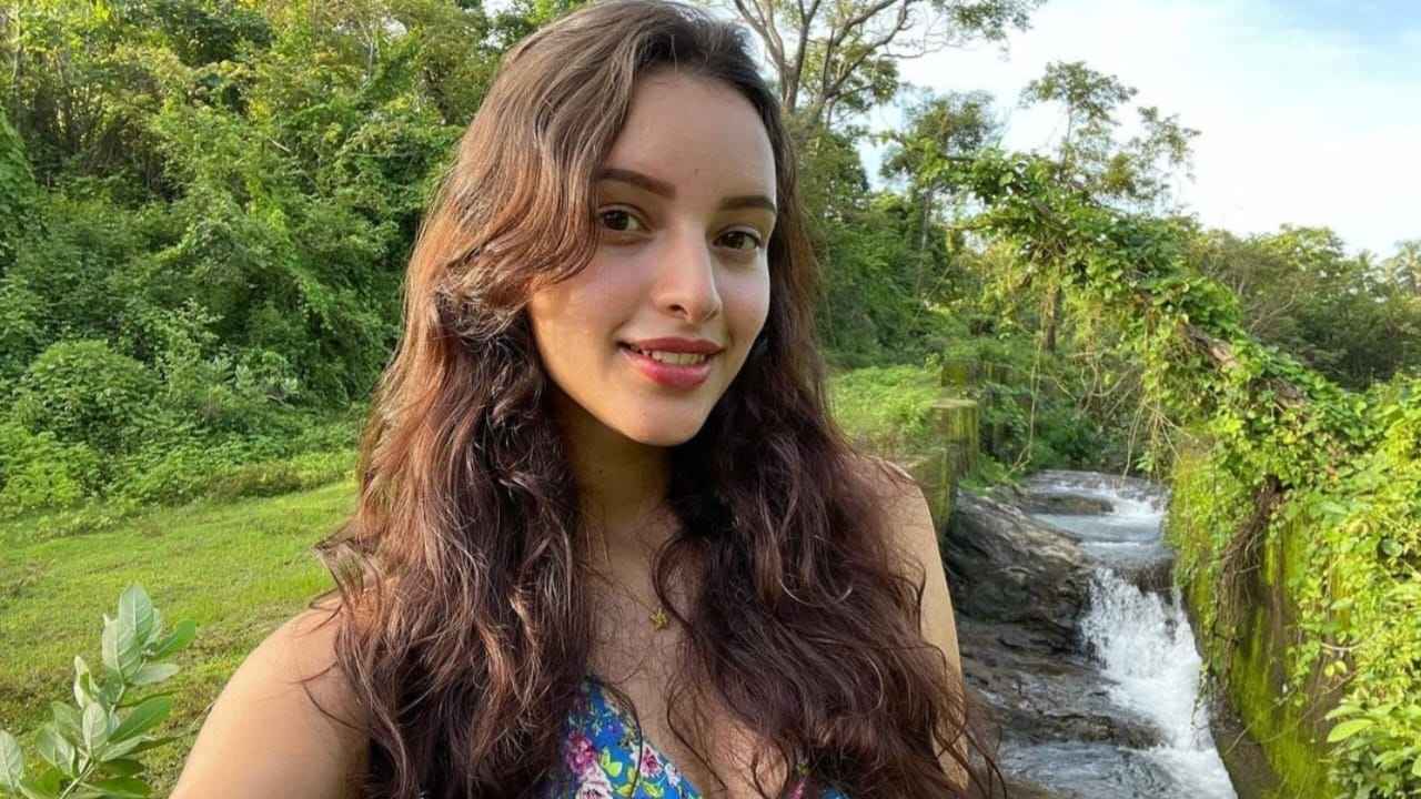 Actress Tripti Dimri Age, Height, Weight, Movies, Boyfriend, Biography ...