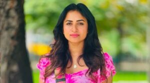 Janani Ashok Kumar Age, Family, Biography, Husband, Net Worth ...