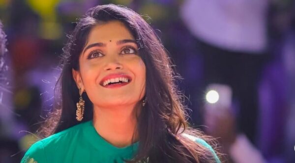Isha Keskar Biography, Age, Family, Boyfriend, Husband, Net Worth ...