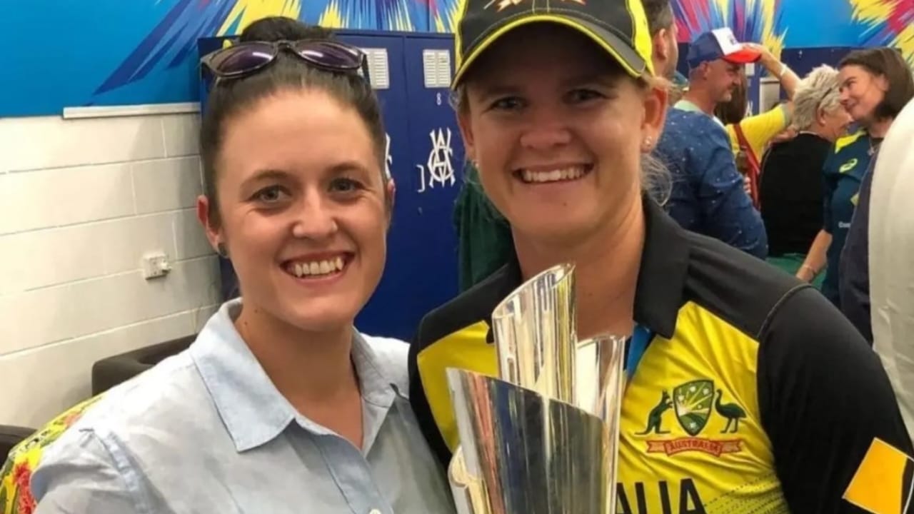 Jess Jonassen Age, Height, Weight, Family, Husband, Net Worth And More ...