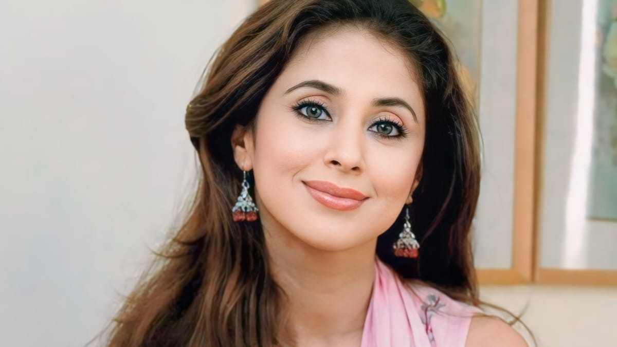 Urmila Matondkar Age, Boyfriend, Husband, Biography, Net Worth ...