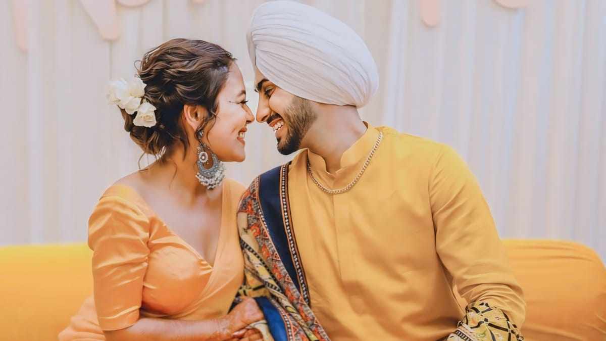 Neha Kakkar Age, Height, Weight, Family, Husband, Biography, Net Worth ... Neha Kakkar Age, Height, Weight, Family, Husband, Biography, Net Worth ...