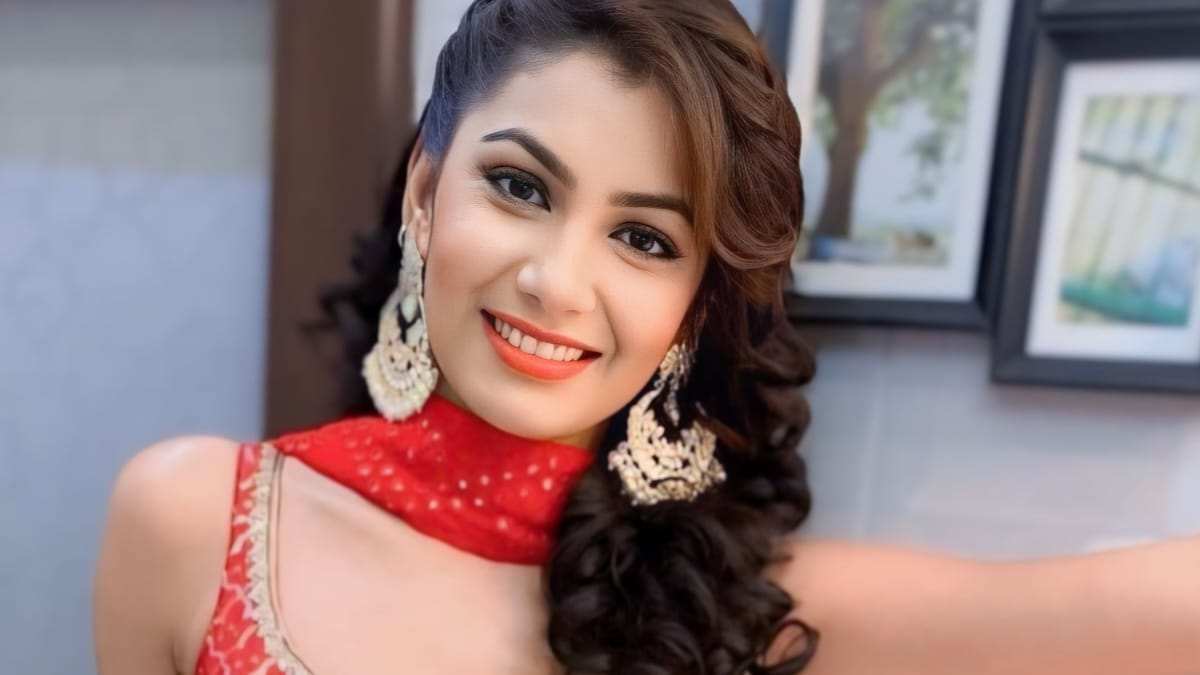 Sriti Jha Age, Height, Weight, Family, Boyfriend, Biography, Net Worth ...