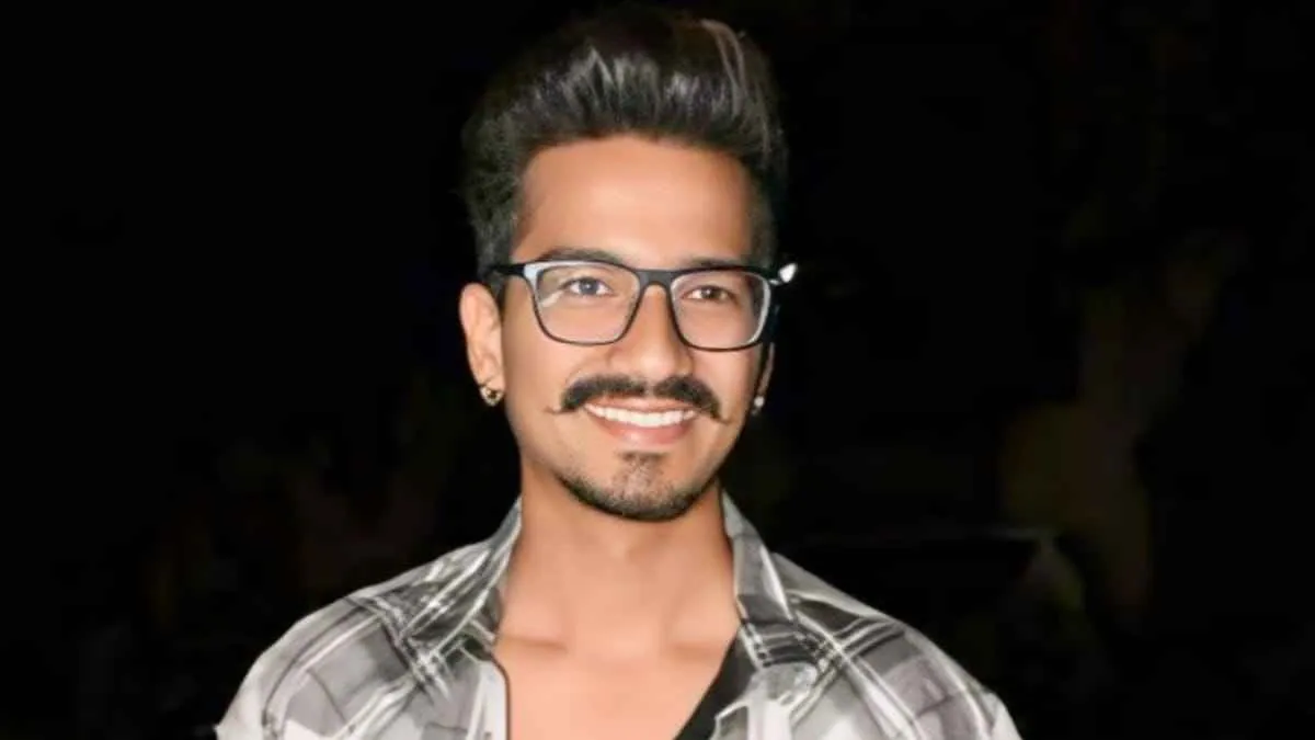 Harsh Limbachiya Age, Height, Weight, Wife, Children, Biography & More ...