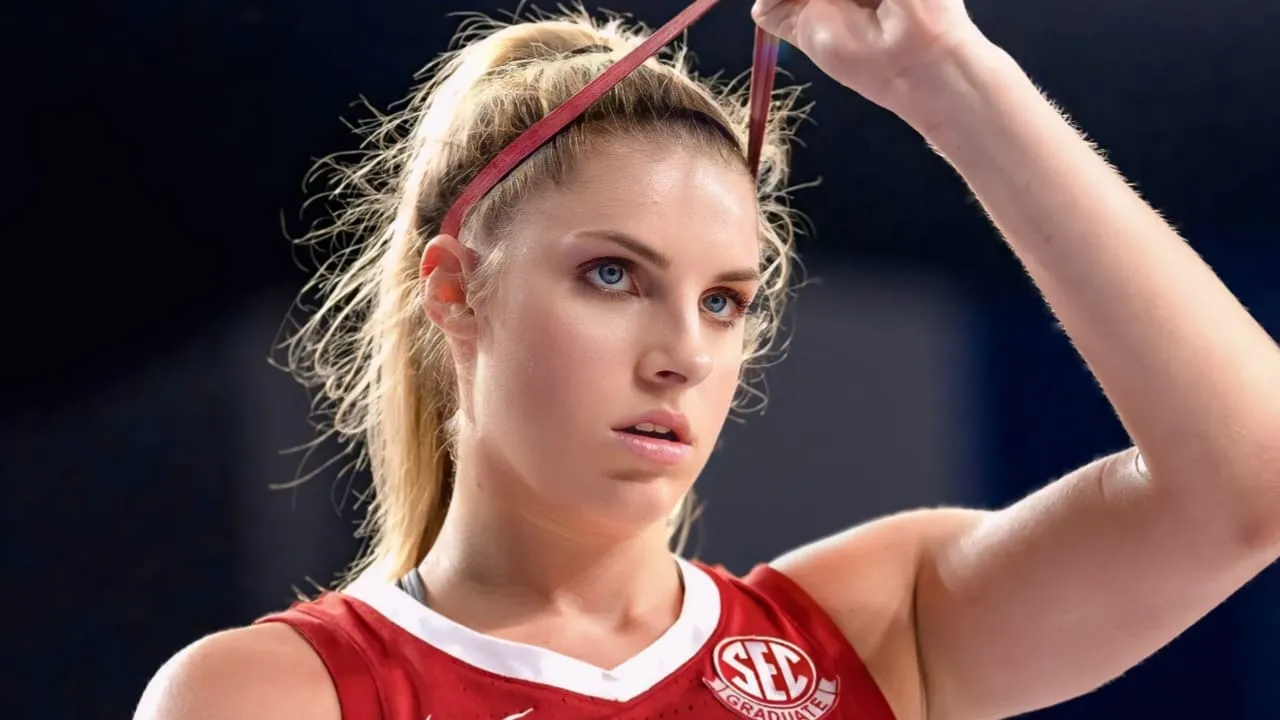 Sarah Ashlee Barker Age, Height, Affairs, Boyfriend, Net Worth And More ...