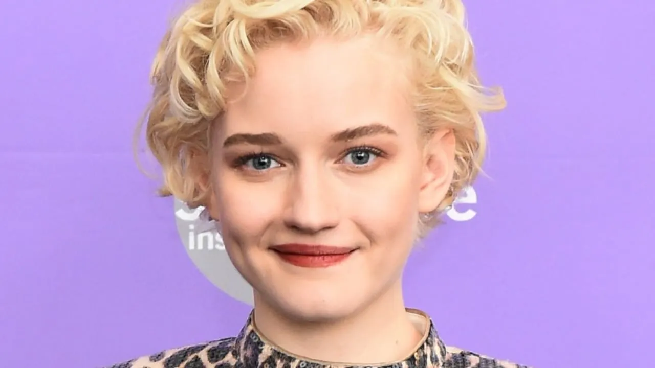 Julia Garner Height, Age, Husband, Movies, Net Worth And More ...