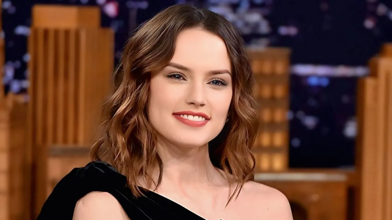 Daisy Ridley Age, Height, Husband, Net Worth And More » Biography Wallah