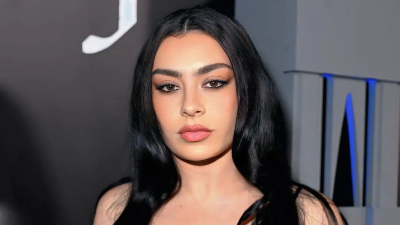 Charli XCX Age, Height, Husband, Real Name, Net Worth And More ...