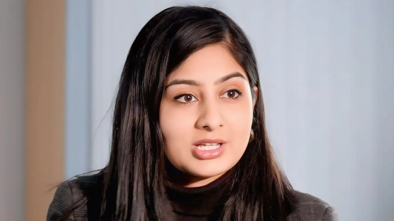 Zarah Sultana Age, Height, Husband, Salary, Net Worth And More ...