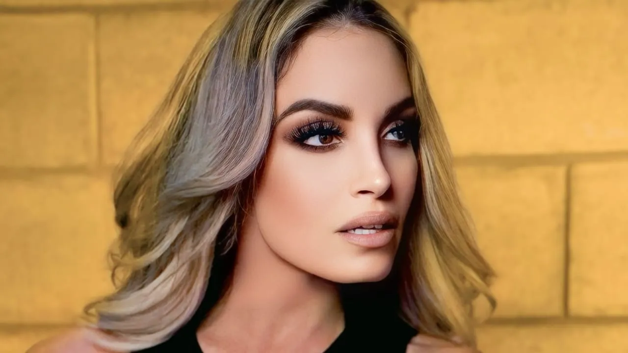 Trish Stratus Age, Height, Husband, Net Worth And More » Biography Wallah