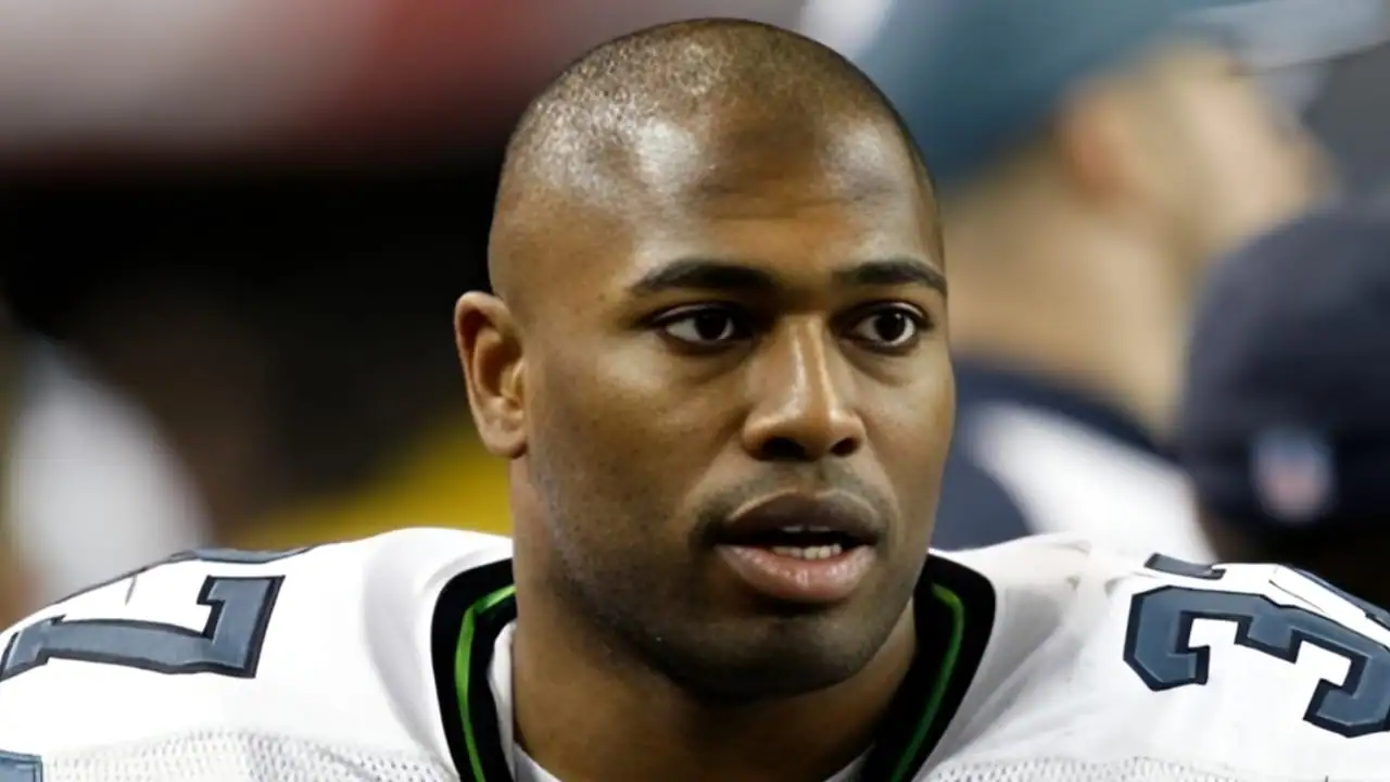 Shaun Alexander Age, Height, Wife, Stats, Net Worth And More ...