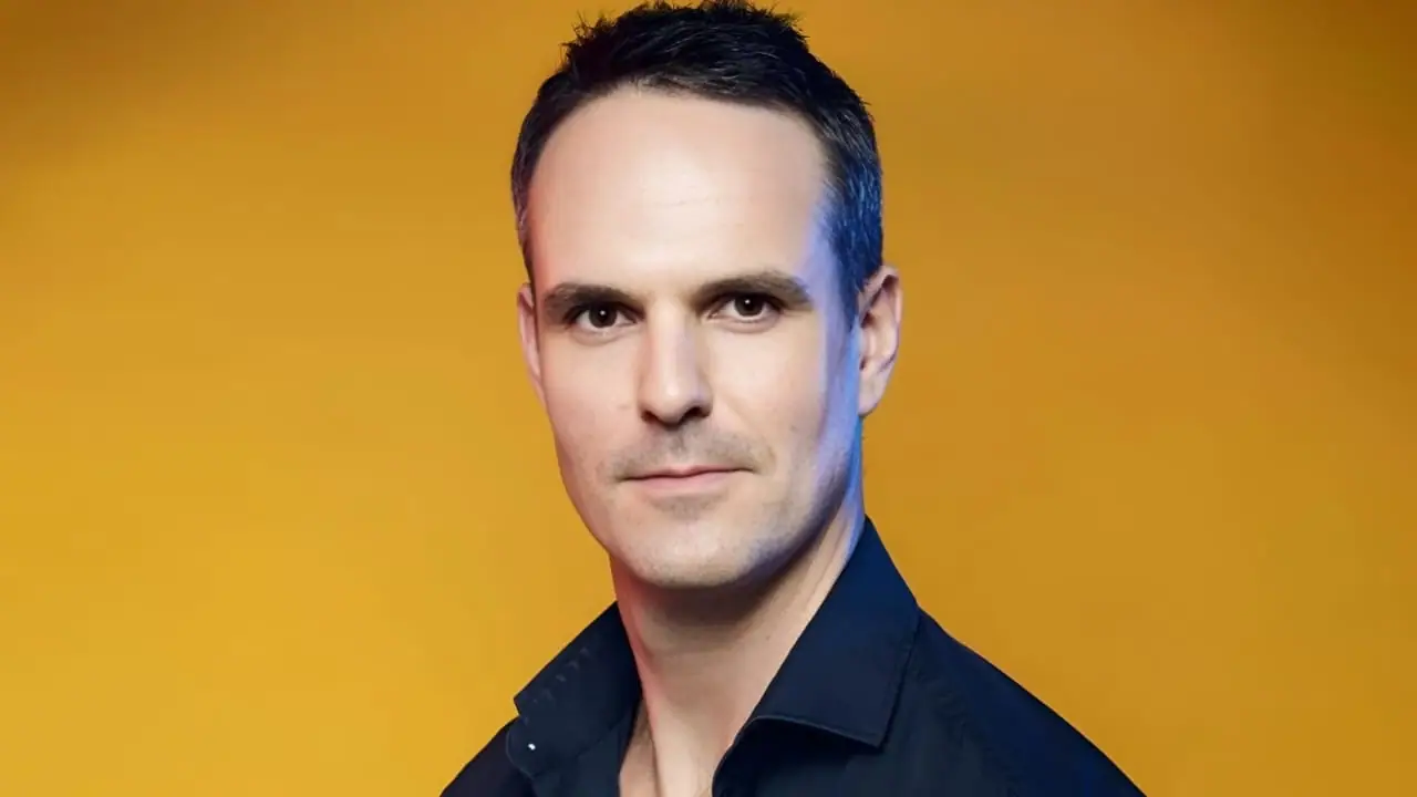 Ben Lewis Age, Height, Wife, Movies, Songs, Net Worth & More ...