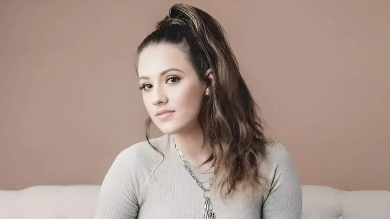 Maggie Baugh Age, Height, Songs, Net Worth And More » Biography Wallah