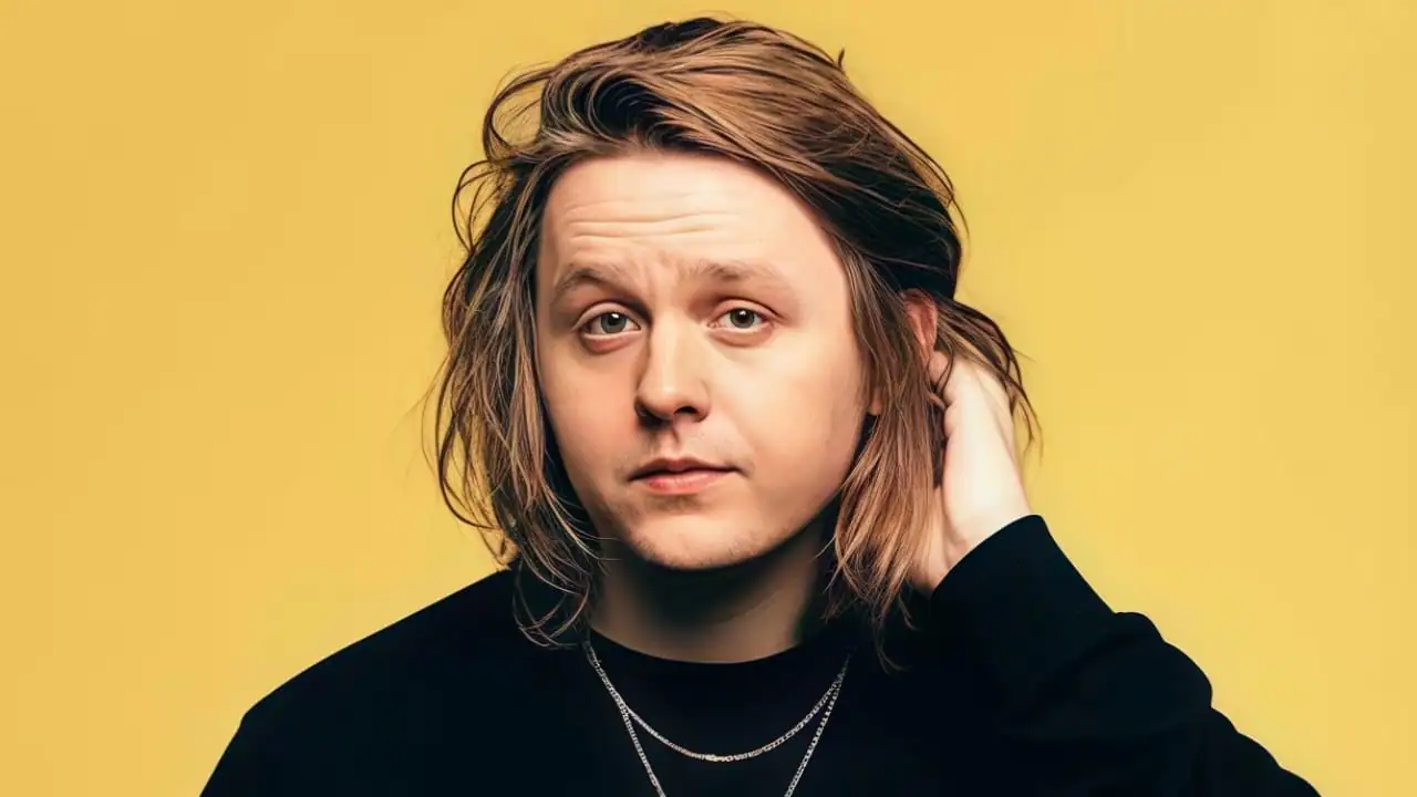 Lewis Capaldi Age, Height, Wife, Songs, Net Worth And More » Biography ...
