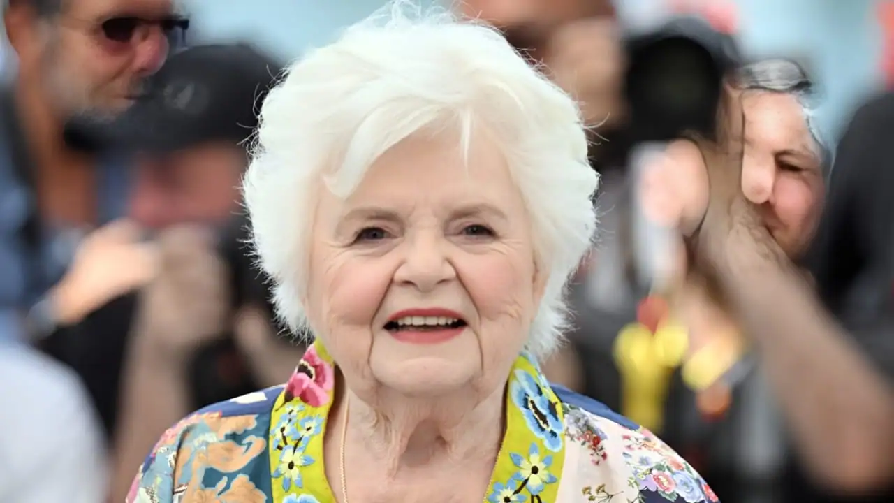 June Squibb Age, Height, Family, Children, Net Worth And More ...
