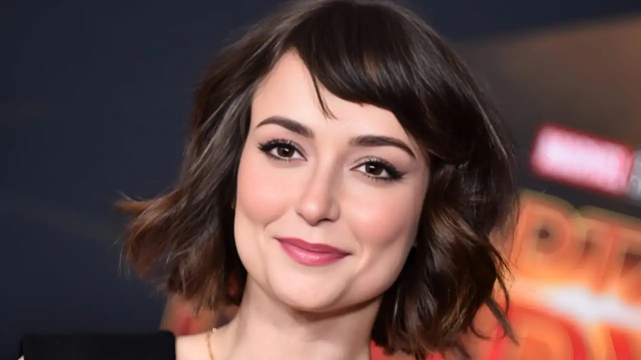 Milana Vayntrub Height, Age, Family, Biography And More » Biography Wallah