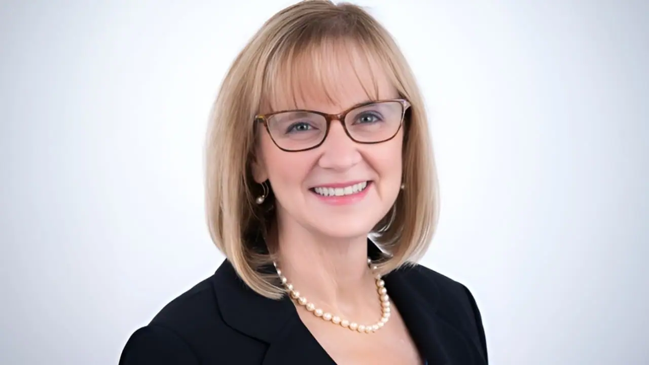 Eileen Higgins Age, Height, Family, Biography And More » Biography Wallah