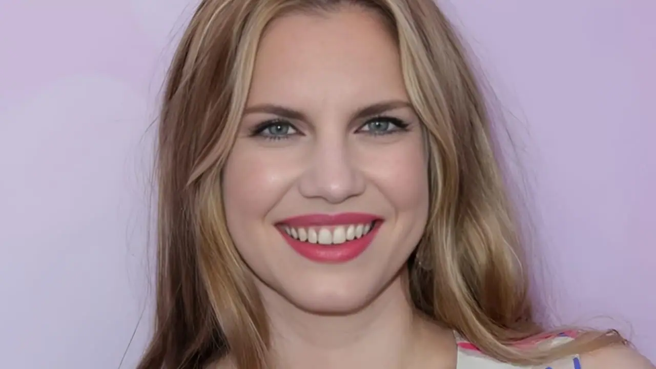 Anna Chlumsky Age, Height, Family, Movies And More » Biography Wallah