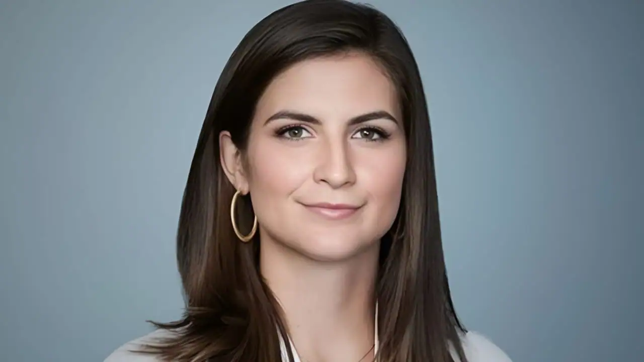 Kaitlan Collins Age, Height, Affairs, Net Worth And More » Biography Wallah